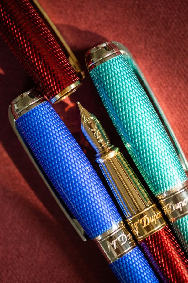 ST Dupont Diamond Guilloche Ruby Red Fountain Pen 410108L