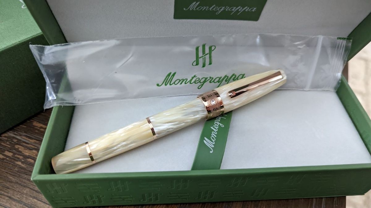 Montegrappa Legacy Extra Grande Celluloid Ivory Fountain Pen