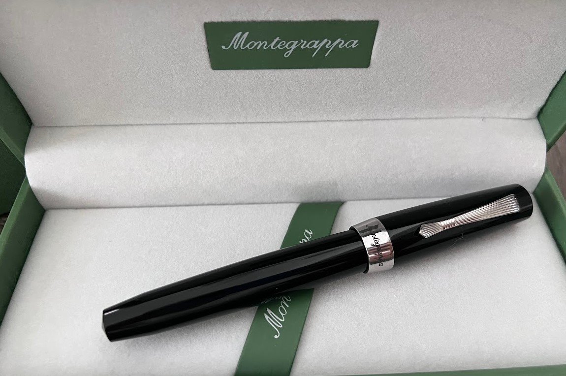 Montegrappa Elmo 02 Black Fountain Pen