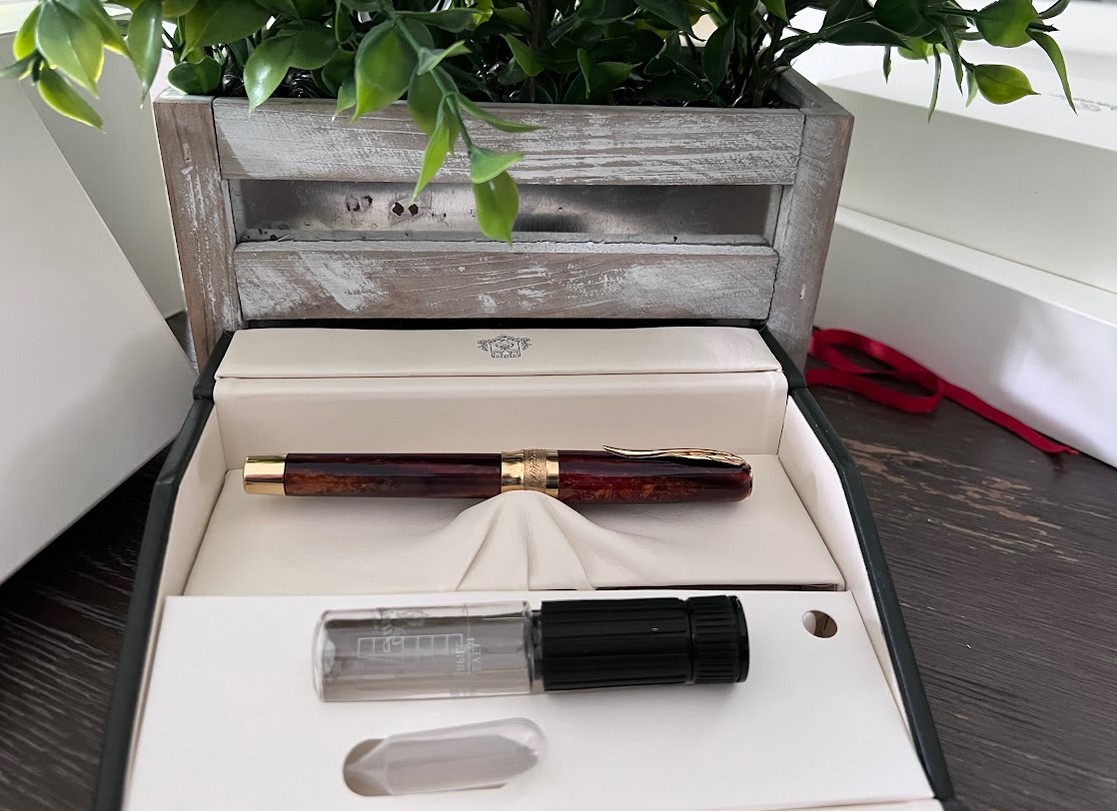 Pineider Arco Oak Gold Trim Ltd Ed Of 88 Fountain Pen