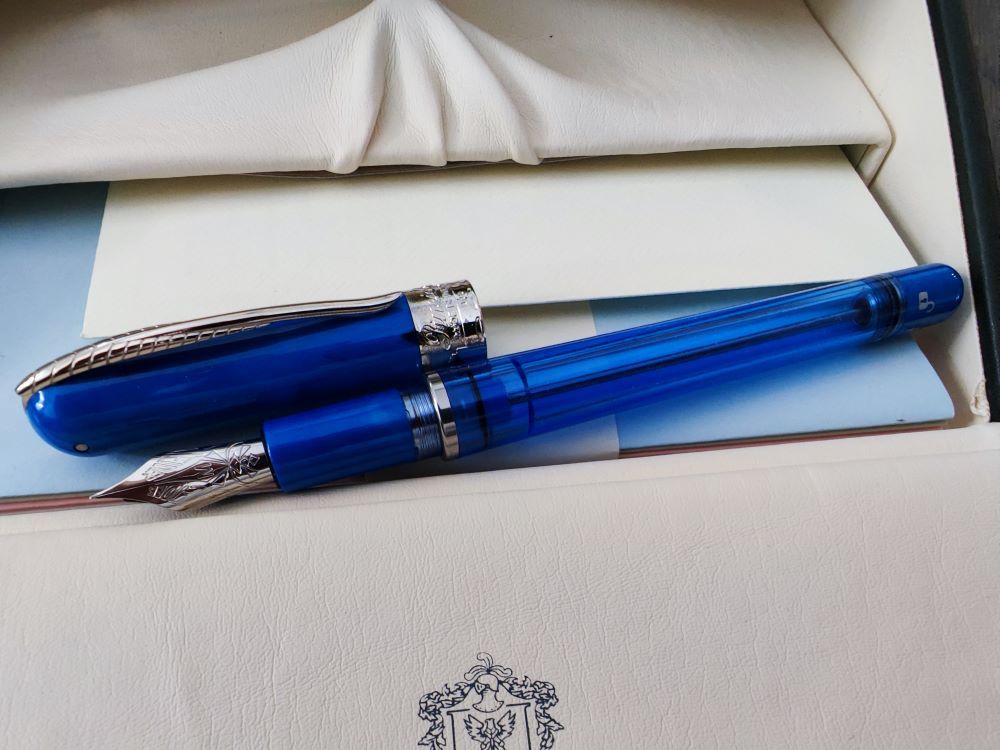 Pineider Avatar UR Twin Tank Touchdown Neptune Blue Fountain Pen