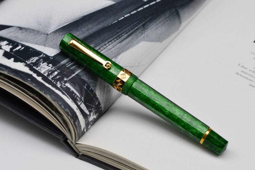 Santini Italia Faceted Nonagon Aventos Green Ltd Ed Fountain Pen