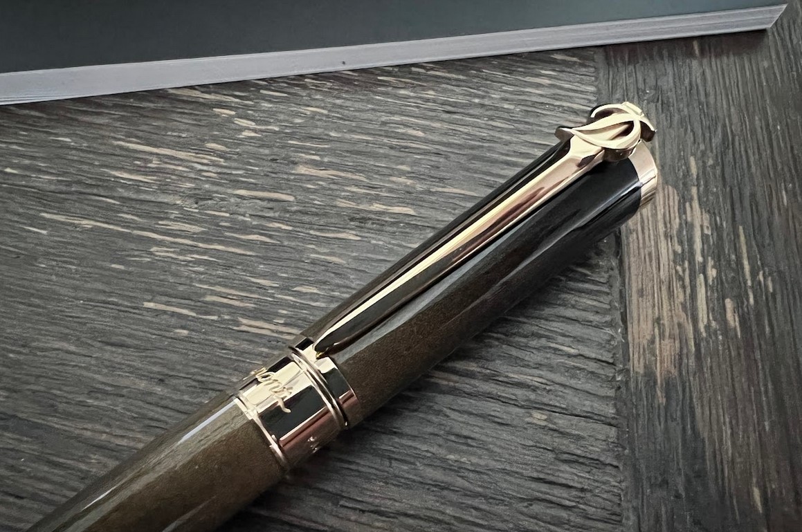 S.T. Dupont Sword Lacquer, Gold Plated Ballpoint 295101
