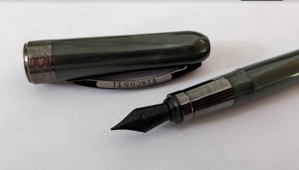 Visconti Rembrandt Green Fountain Pen FREE PEN CASE