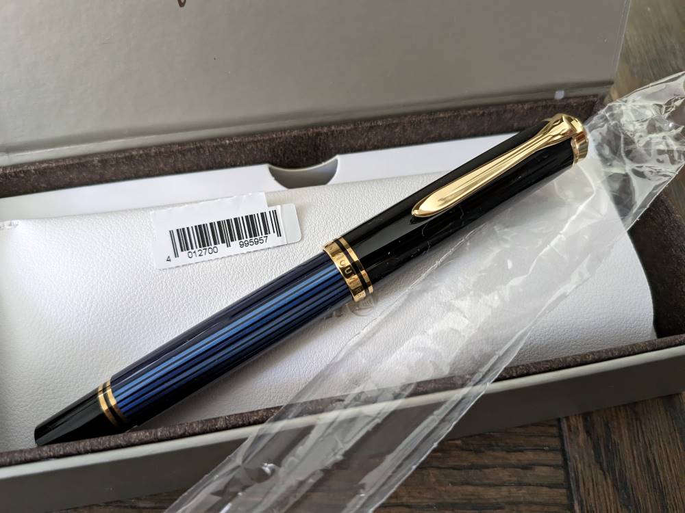 Pelikan Souverän M800 Black-Blue Fountain Pen